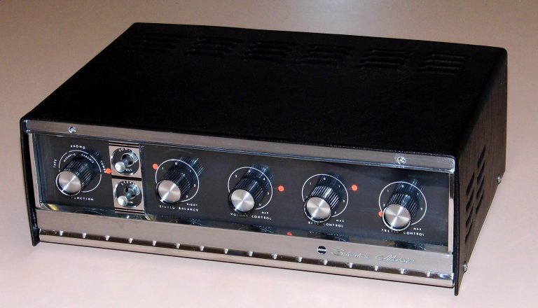 5 Aksesoris Sound System Paling Penting & Wajib